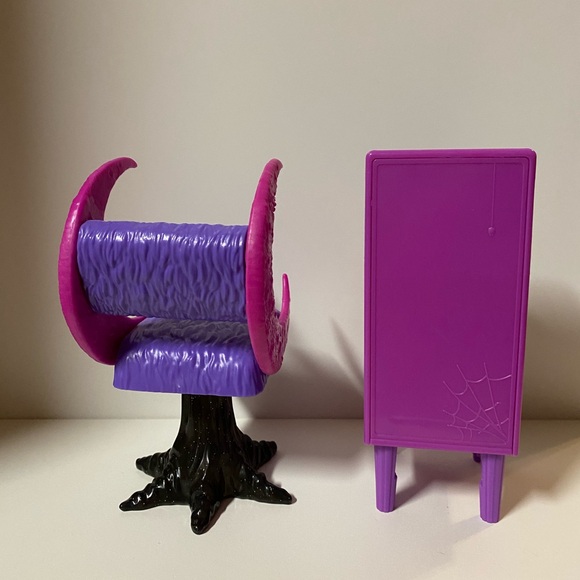 Mattel | Toys | Mattel Monster High G3 Furniture Set Creepover Crescent ...